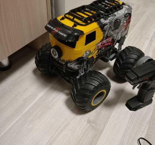 Машинка на радиоуправлении monster truck