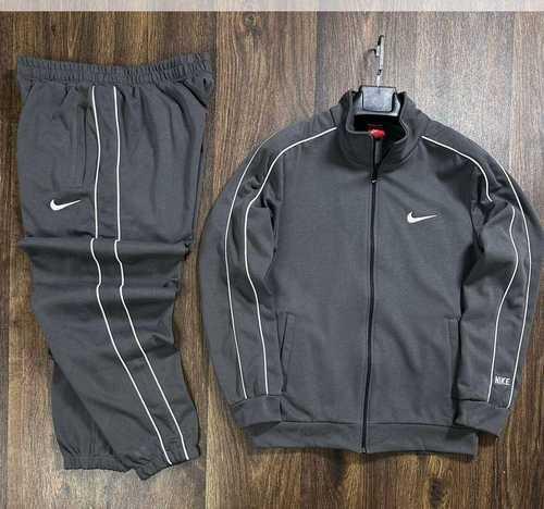 Спортивные костюмы Nike