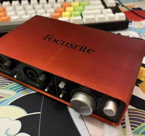 Звуковая карта focusrite Scarlett 2i2 1st gen