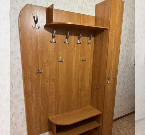 Шкаф с вешалкой в прихожую