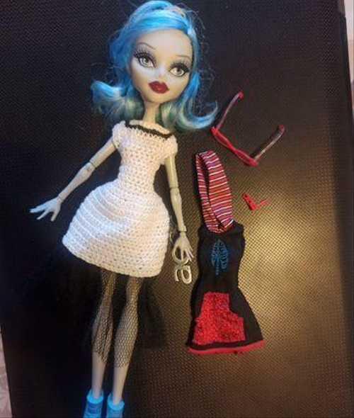 Ghoulia Yelps