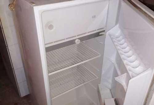 Холодильники бу 2 шт на запчасти