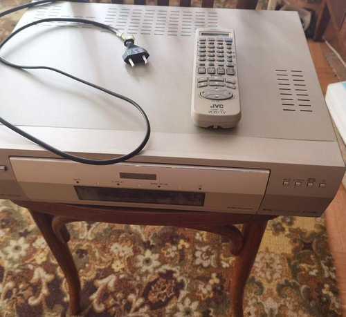 Видеомагнитофон svhs JVC S9700