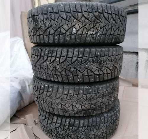 Bridgestone Blizzak Spike-02 SUV 235/65 R17 108T