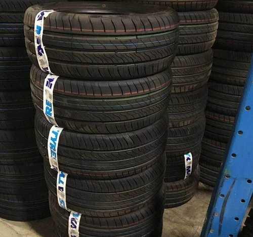 Viatti Strada 2 (V-134) 195/55 R15 89V