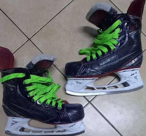 Хоккейные коньки Bauer Vapor x2.7 размер 37.5