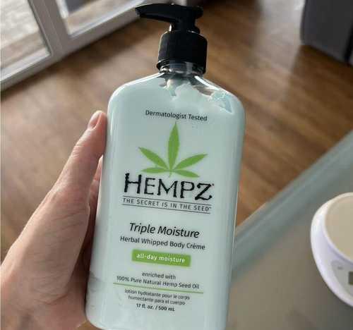 Молочко для тела Hempz Triple Moisture почти новый