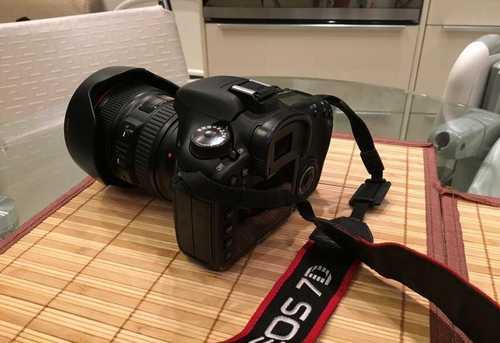 Камера Canon 7D body + 40mm/2.8+ бат. блок+ сумка