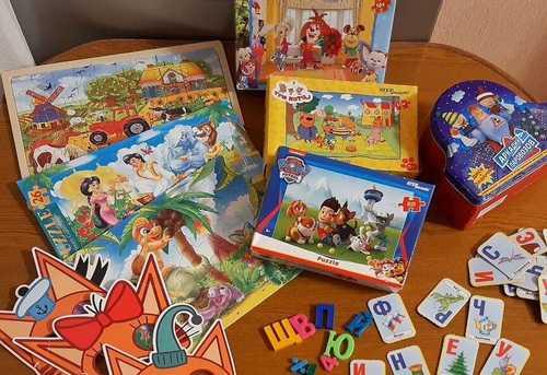 Детские игрушки пазлы, алфавиты, развивашки