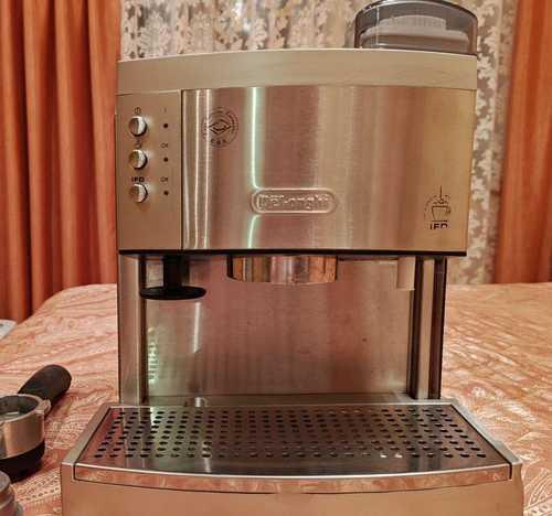 Кофеварка рожковая De'Longhi EC 750