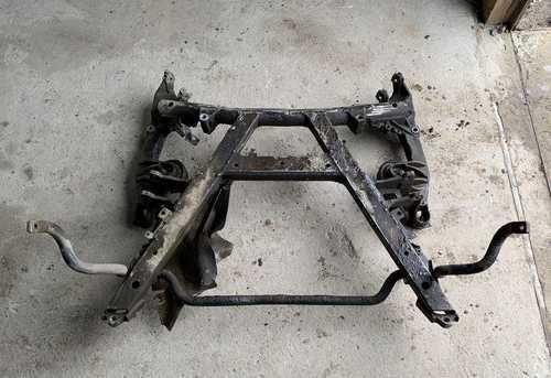 Подрамник BMW E39 передний