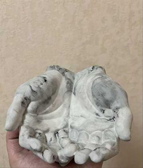 Скульптура Руки Ладони