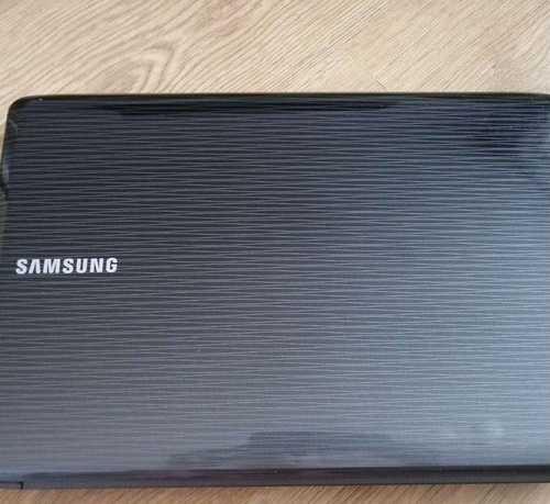 Ноутбук Samsung NP-R525-JS02RU