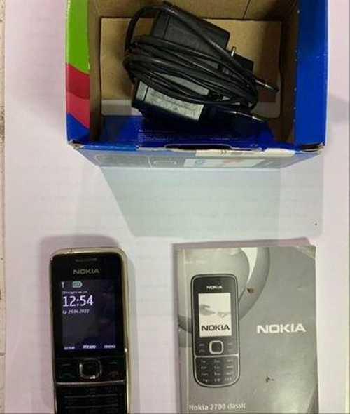 Телефон Nokia 2700 Classic