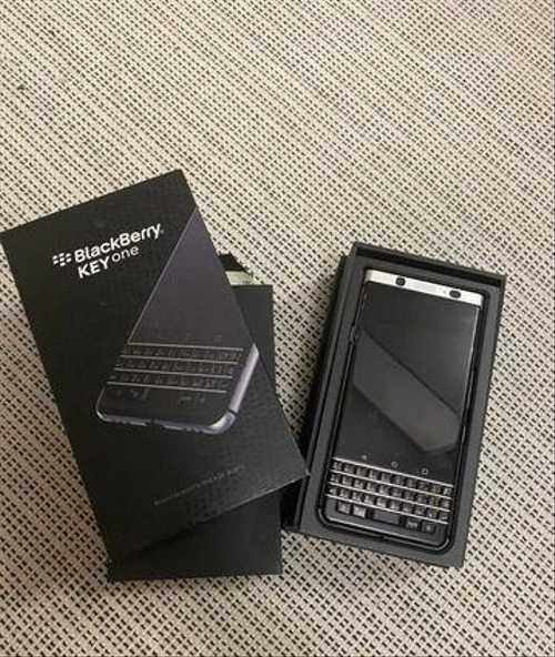 Смартфон BlackBerry keyone