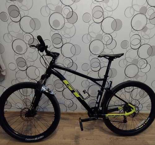 Горный велосипед GT Avalanche sport 27.5