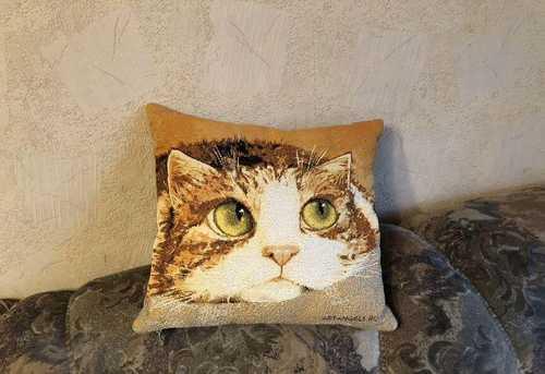 Подушка декоративная с котиком