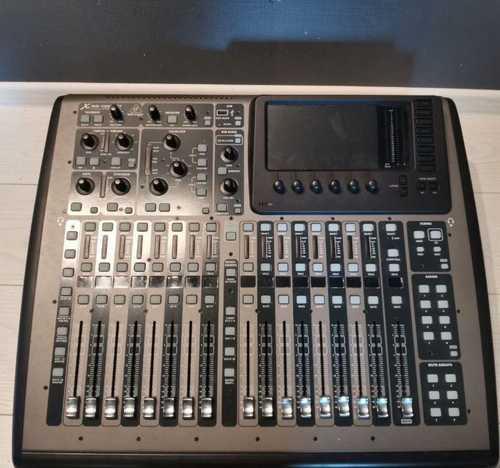 Behringer x32 compact