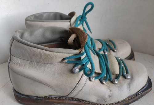 Лыжные ботинки кожаные 40 р