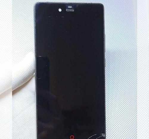 ZTE Nubia Z9 Max. Дисплей в рамке. Оригинал