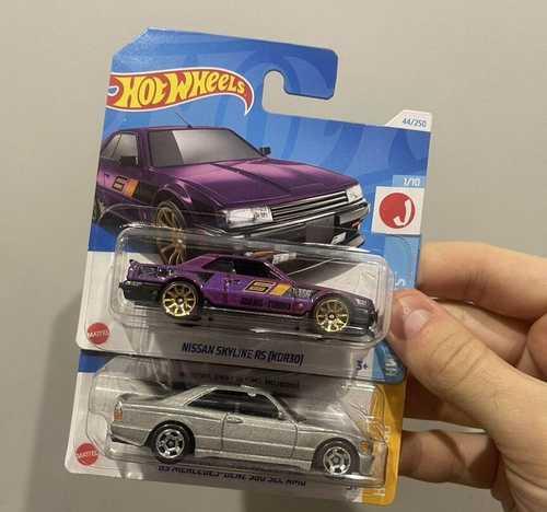 Hot wheels mercedes benz, nissan skyline