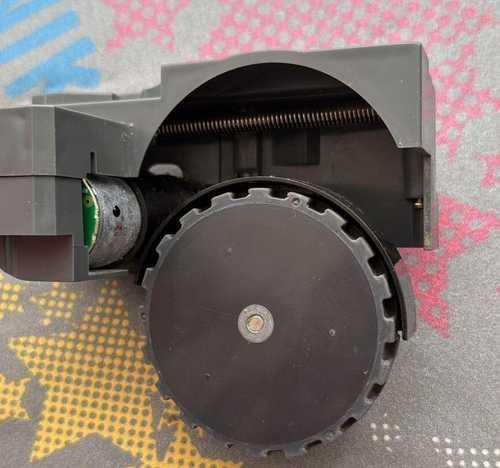 Двигатель правого колеса irobot