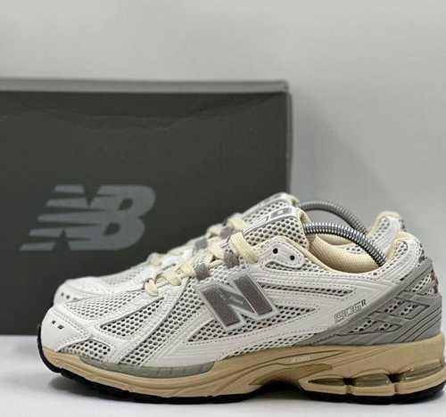 Современные New Balance 1906R White кроссовки