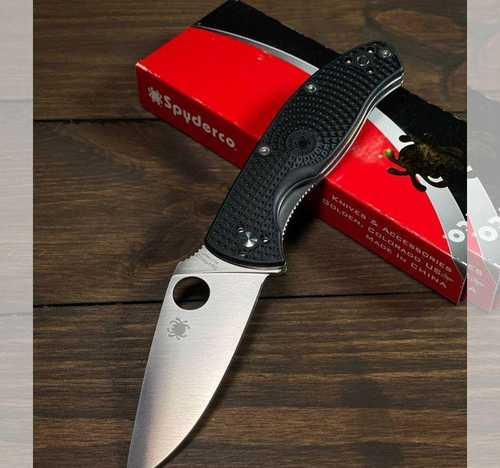 Нож Spyderco Tenacious