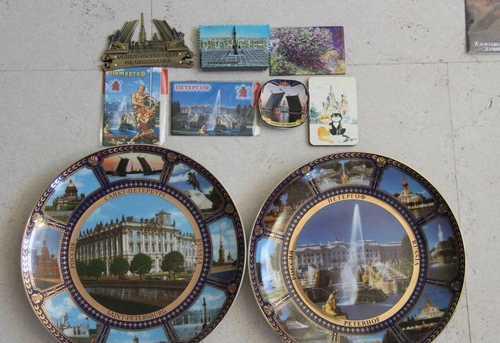 Сувенирные тарелки и магниты из разных стран 1
