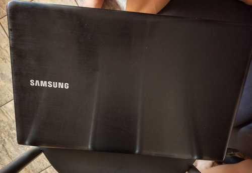 Ноутбук Samsung NP355V5C-S0NRU