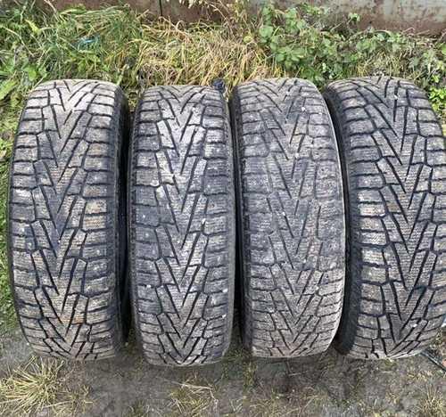 Roadstone Winguard WinSpike SUV 225/60 R17 99T