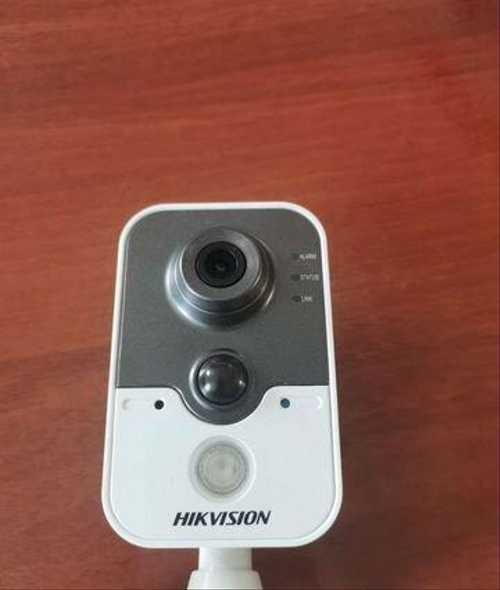 Ip камера hikvision DS-2CD2432F-IW