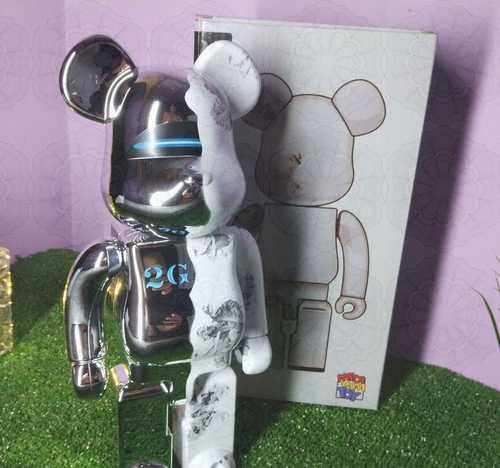 Мишка Bearbrick 28 см