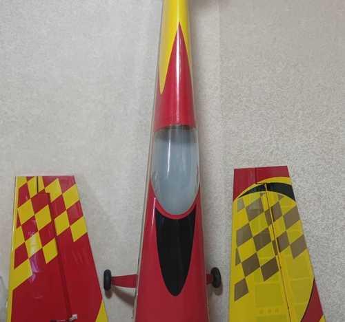 Продам Р/У самолёт extra 330SC