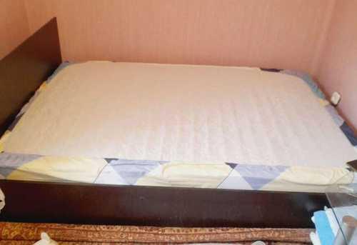 Кровать с матрасом бу 140200