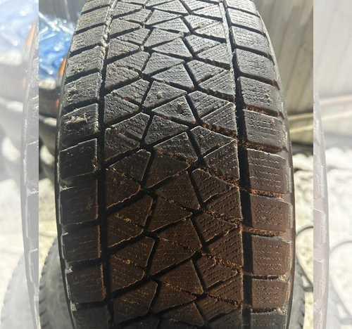 Bridgestone Blizzak DM-V2 225/65 R17 96S