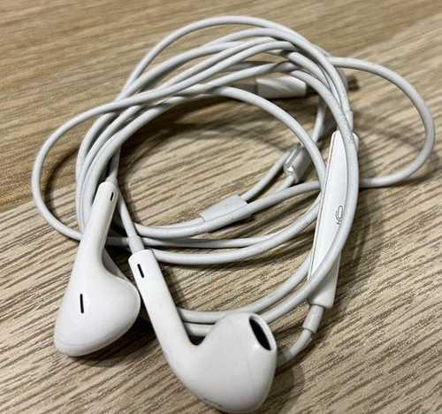 Проводные наушники Apple EarPods (3.5 mm) белый