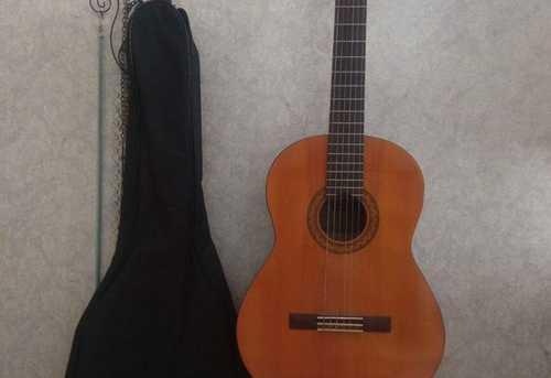 Акустическая гитара yamaha c40