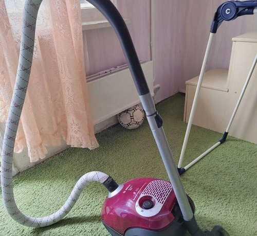 Пылесос Bosch BGL252101