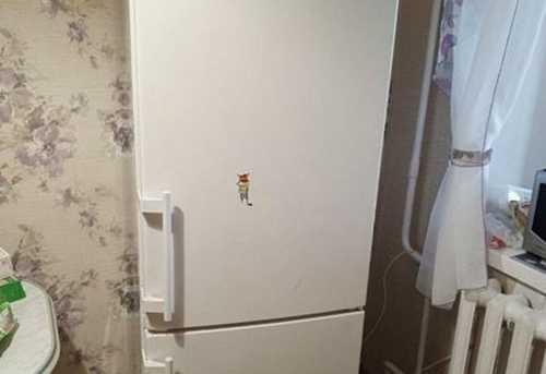 Холодильник liebher 7082-400 не рабочий