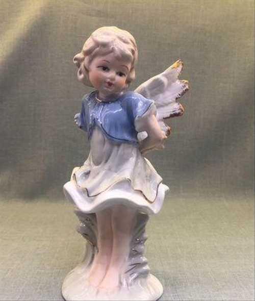 Фарфоровая статуэтка Девочка - ангел