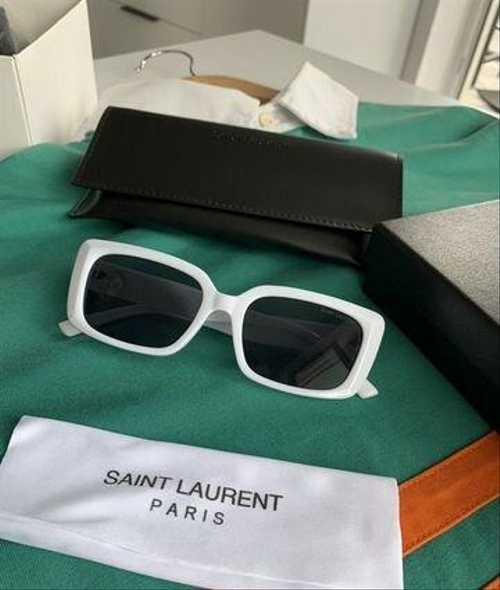 Солнцезащитные очки Yves Saint Laurent женские