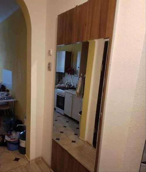 Дверь встроенного шкафа с зеркалом