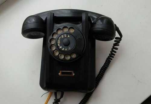 Старый настенный телефон СССР