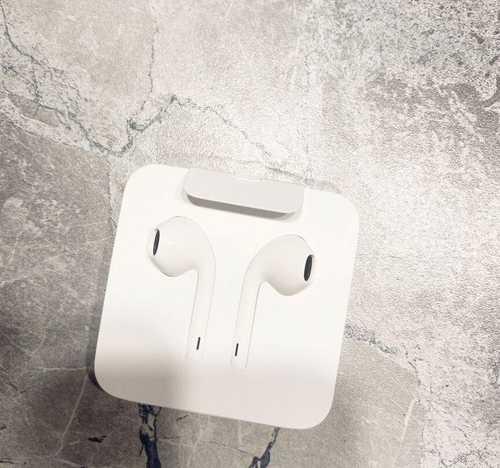 Наушники apple earpods lightning из комплекта