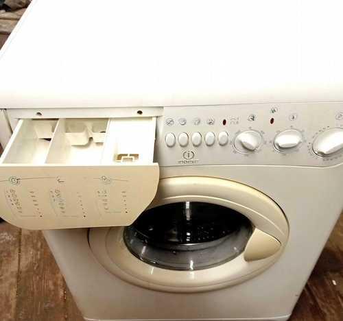 Cтиральная машинa indesit WS 105 TX б-у на 5 кг. з