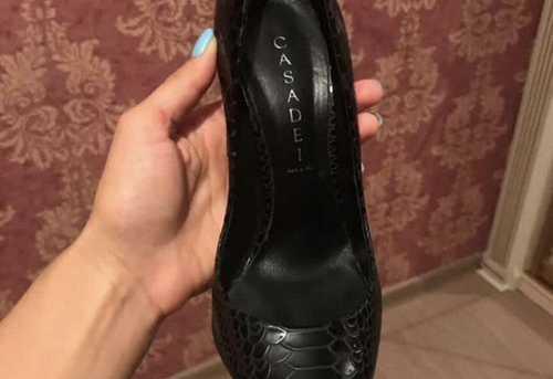 Туфли черные Casadei 37 размер
