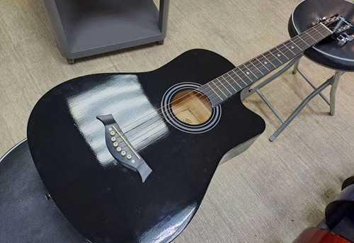 Гитара акустическая чёрная с металлическими струн