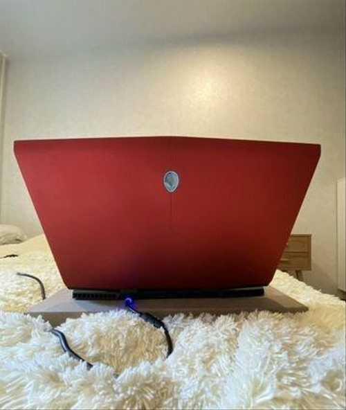 Игровой ноутбук Alienware M17