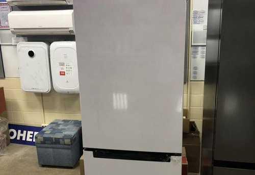 Холодильник новый Indesit DS4160W